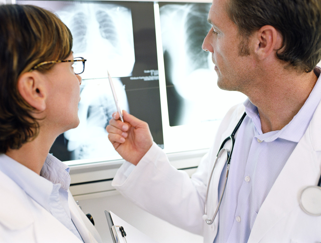How to Look Up Your Doctor’s Ratings | Lifeopedia.com
